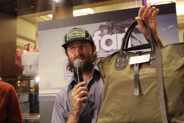 Mitch Abshere来日ツアーDAY2 | 阪急メンズ東京 | カラーズマガジン