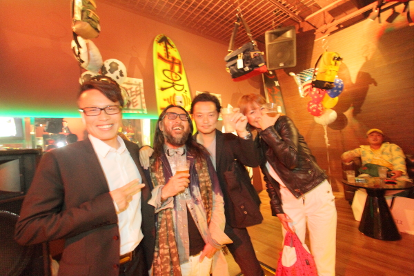 Mitch Abshere来日ツアーDAY1 | MAKAVELIC COSMIC DAYS Launching Party | カラーズマガジン