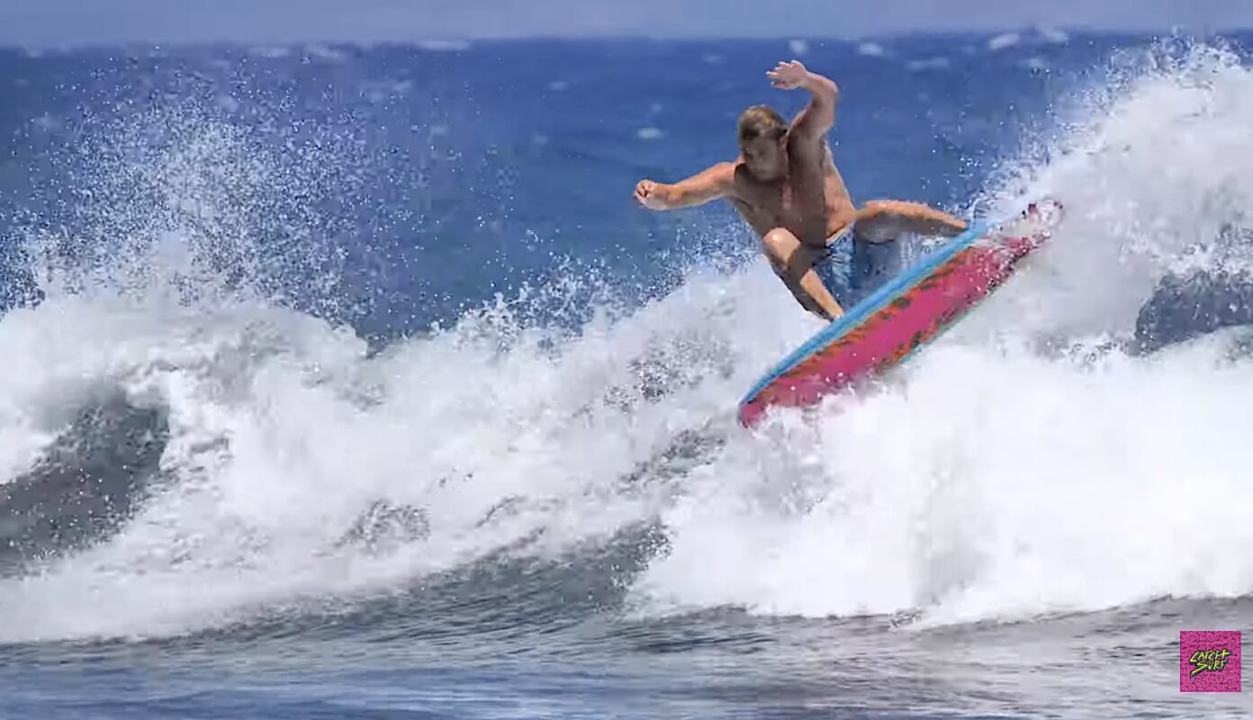 【カリスマ・フリーサーファー】Clay MarzoがCatch SurfのOdysea Twigと54スペシャルのミニボード2本で小波を楽しむ ...